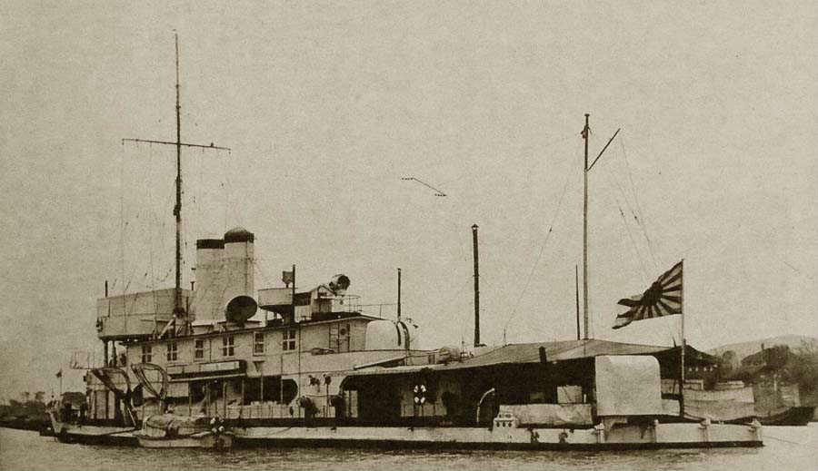 The early gunboat Xiangjiang of the People's Navy was the gunboat Toba ...