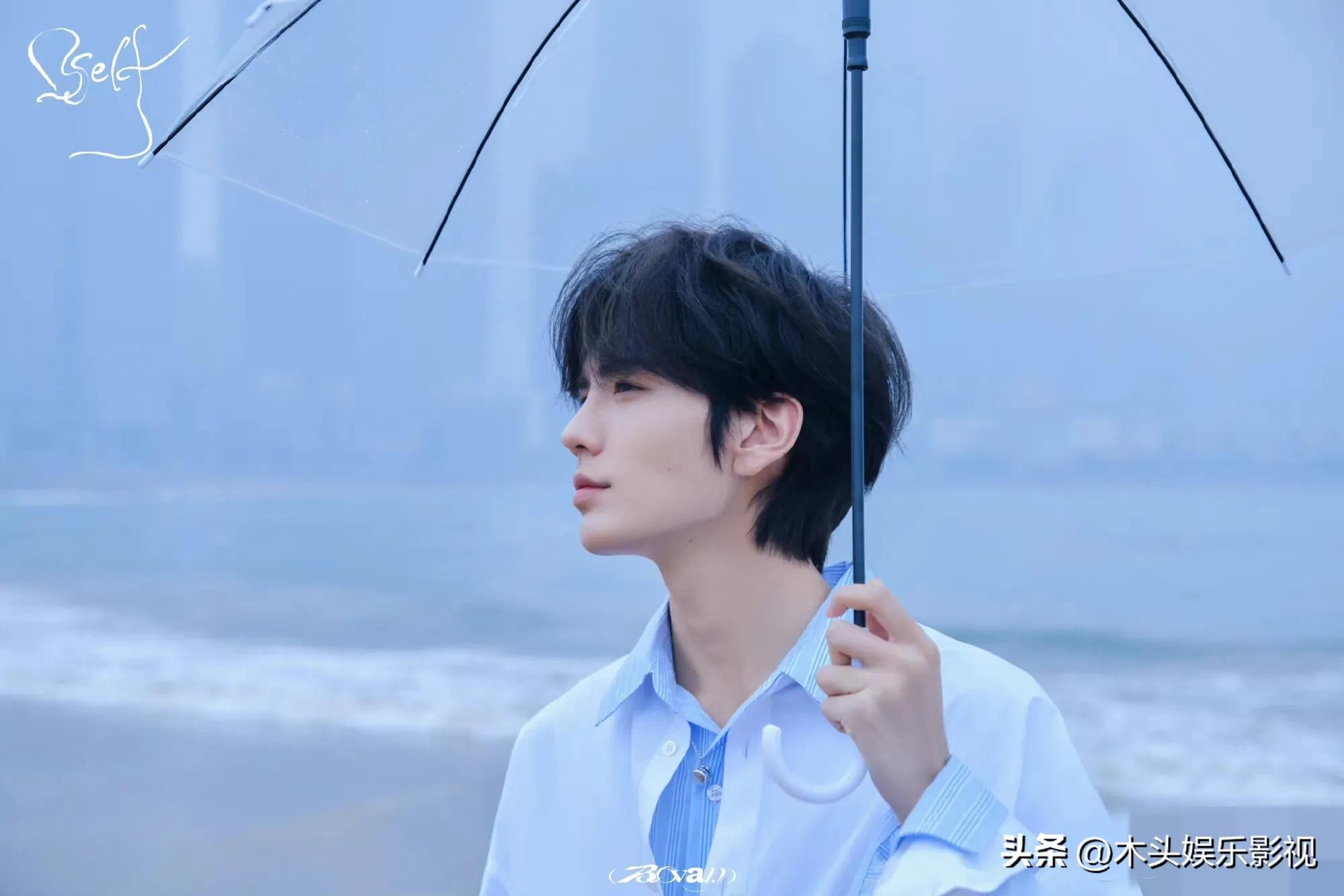 Bi Wenjun's beachside umbrella blockbuster, so refreshing!Full of ...