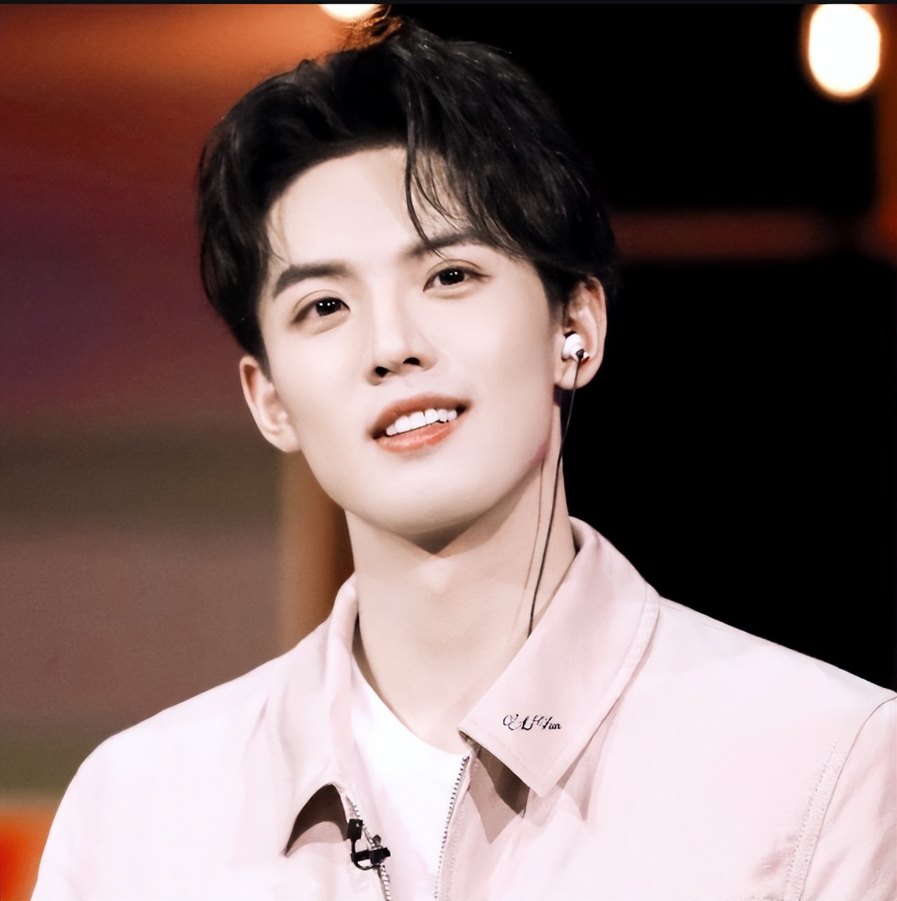 Actor Zhou Junwei was banned for inappropriate remarks! Is the drama to ...