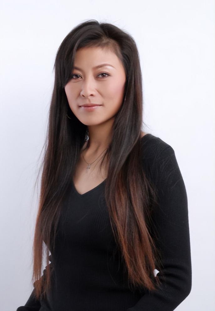 Yue Hong: After winning the movie at the age of 24, her husband Jet Li ...