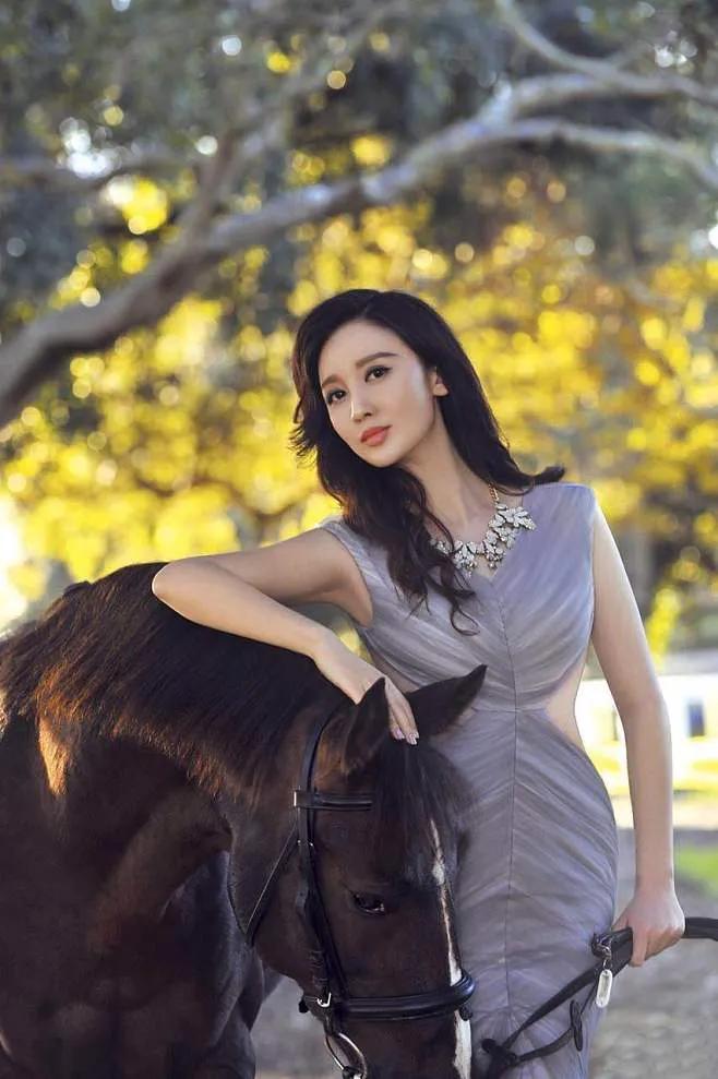 Zhang Meng: From Miss Universe to Film and Television Star - iNEWS