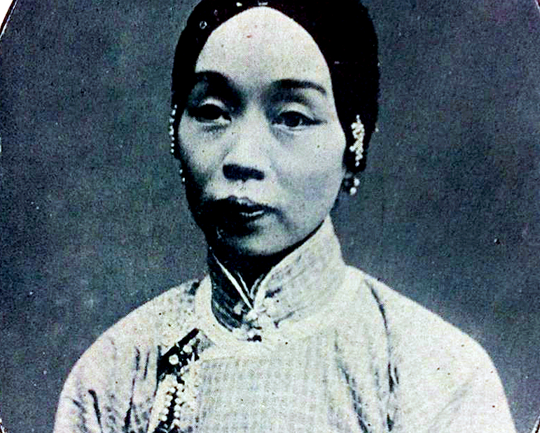 In 1907, 32-year-old Qiu Jin died heroically. Although she was a ...