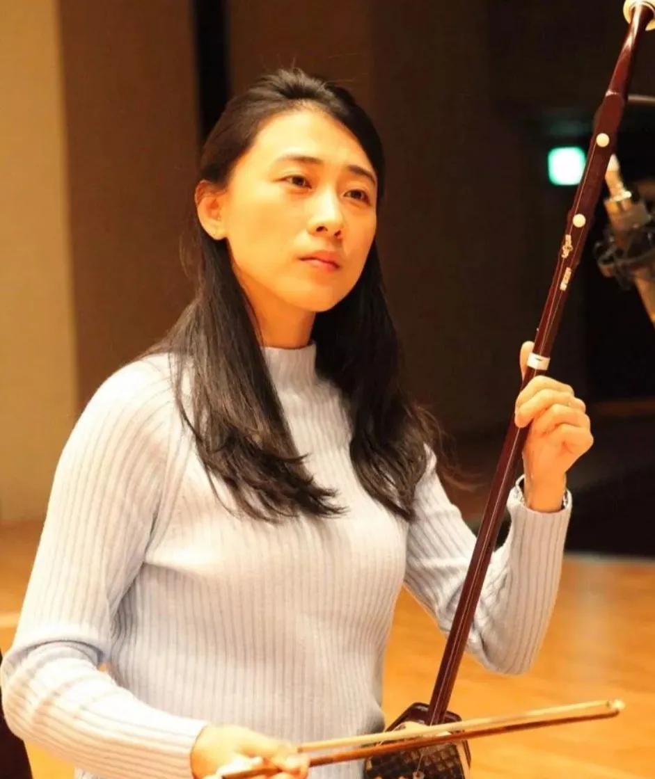 The stability of the erhu bow, the operation technique is only the ...