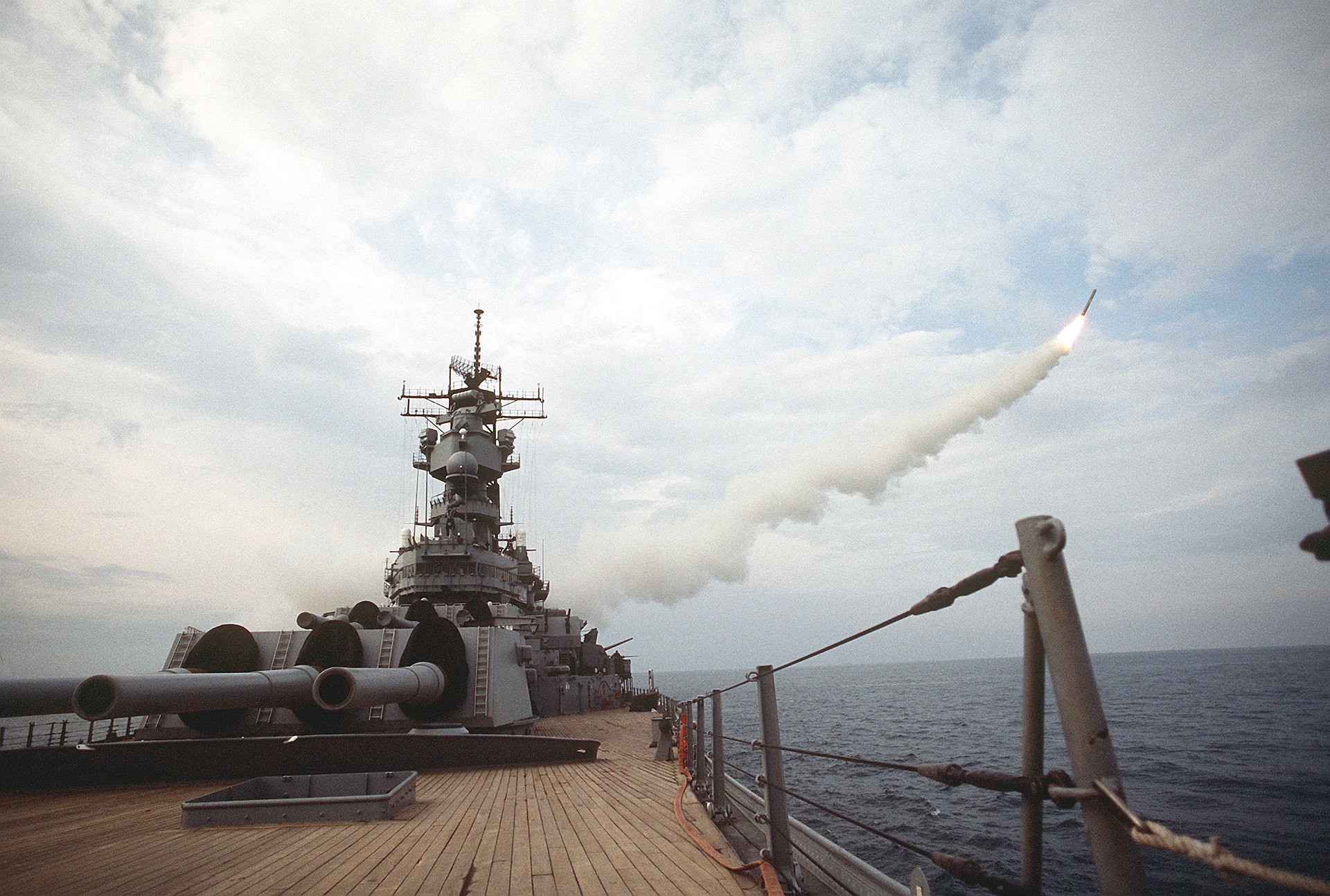 History of American Weapons——The Explosion of the Iowa Battleship ...