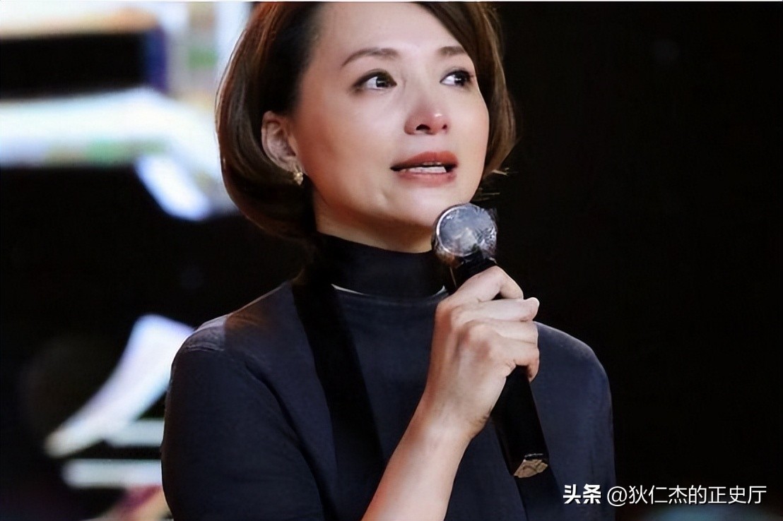 National Goddess Dong Qing: From smash hit to "falling into the altar ...