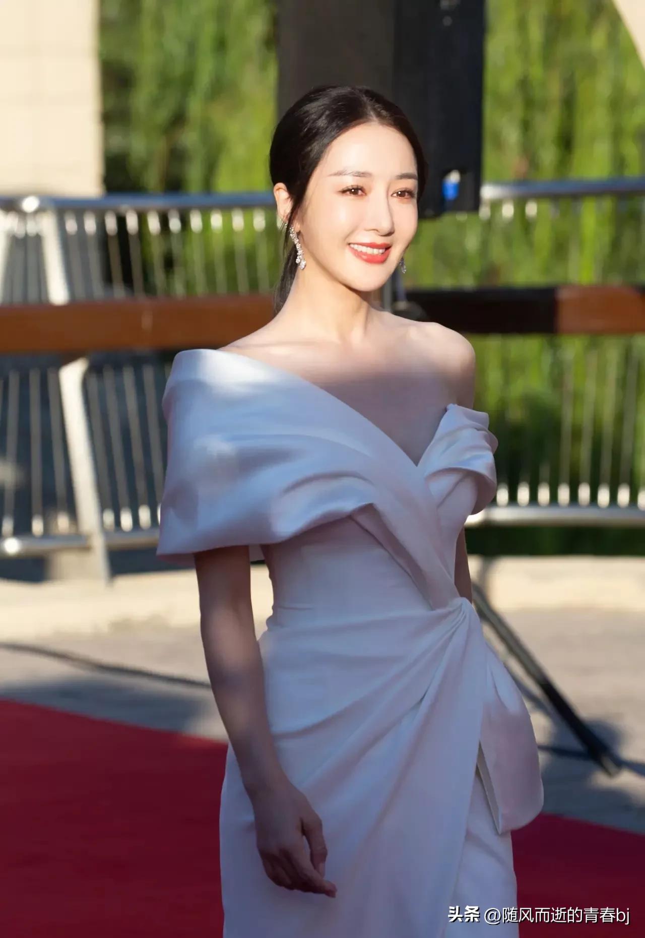 The star "Li Yixiao" is sweet, beautiful and sexy - iMedia