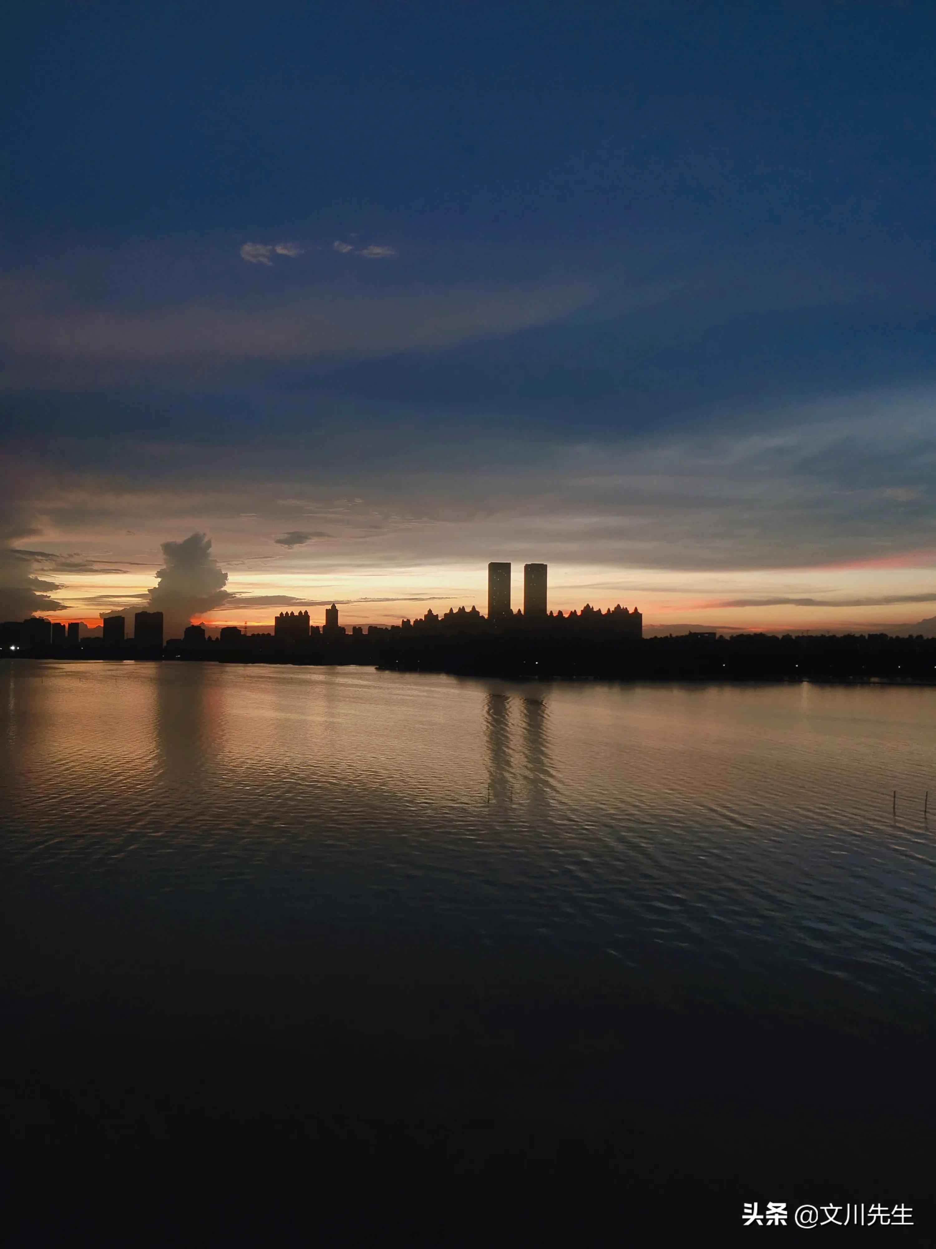 Jinyin Lake sunset - iNEWS