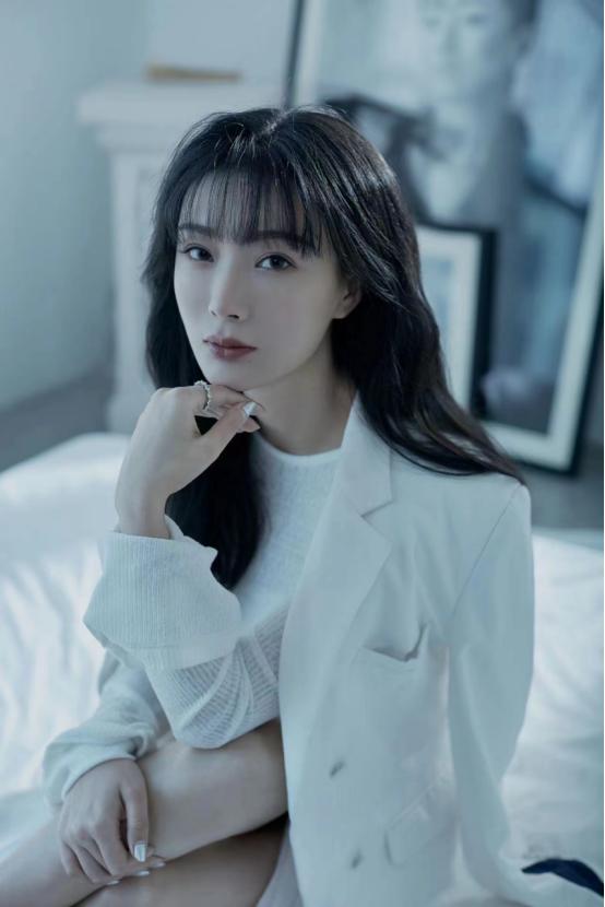 Mainland actress Wang Li Danni has extraordinary strength, and she has ...