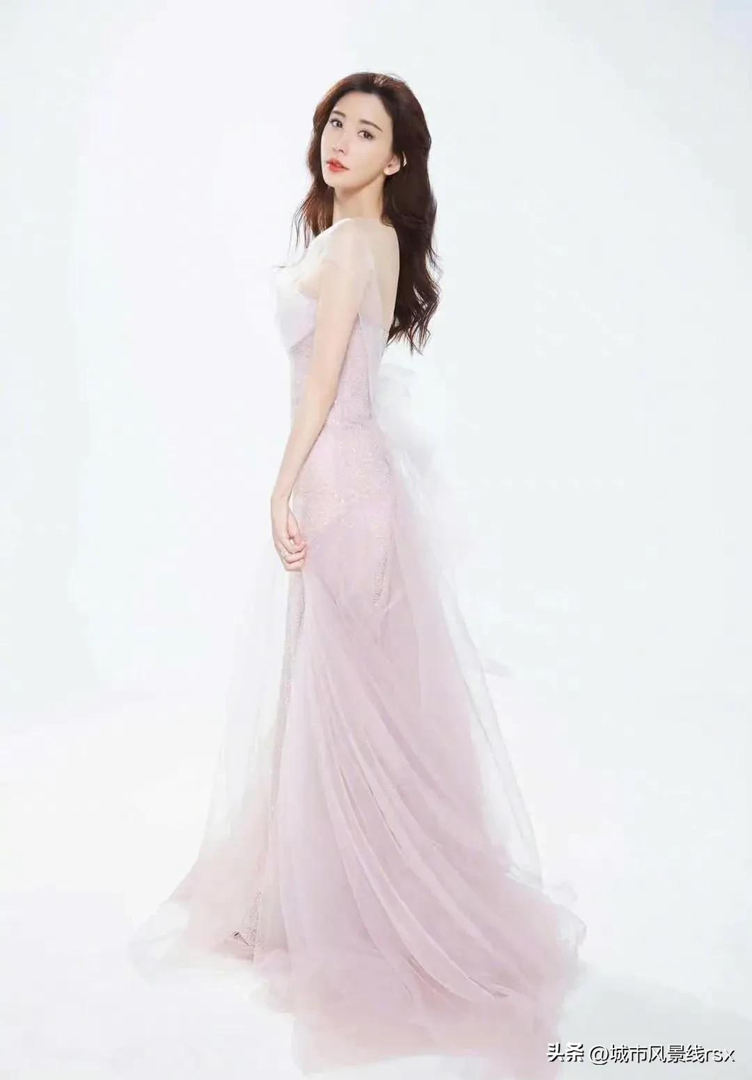 Lin Zhiling's figure is really well maintained, beautiful and elegant ...