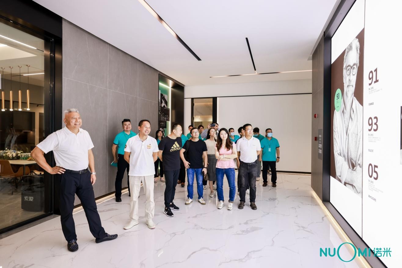 The gold medal kitchen cabinet president group visited Nuomi to verify ...