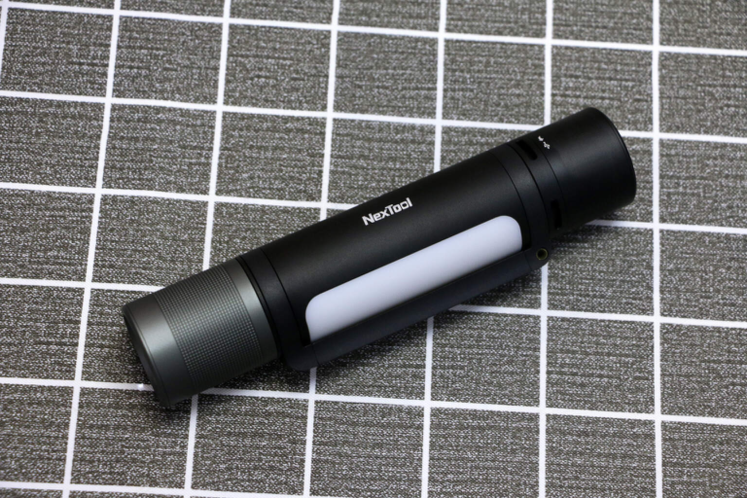 The flashlight can also be used as a speaker, and the effect of the ...