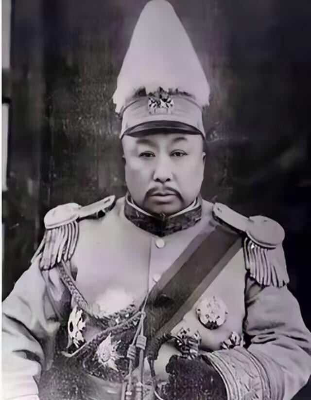 Wu Junsheng's 6 private photo albums show his life from following Zhang ...