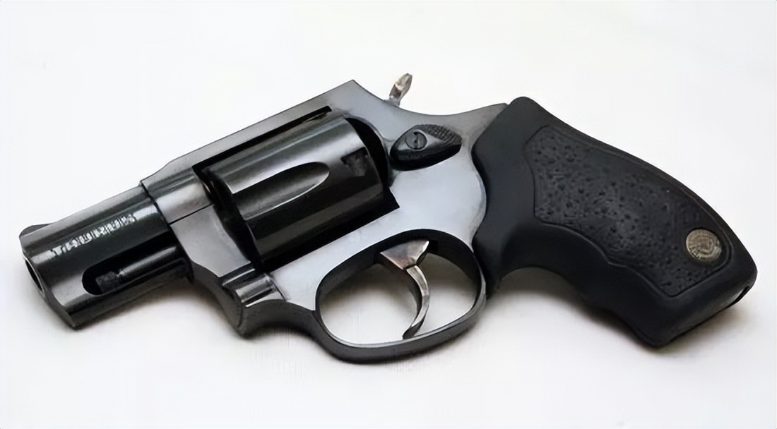 The best choice for police officers - Taurus 905 - iMedia