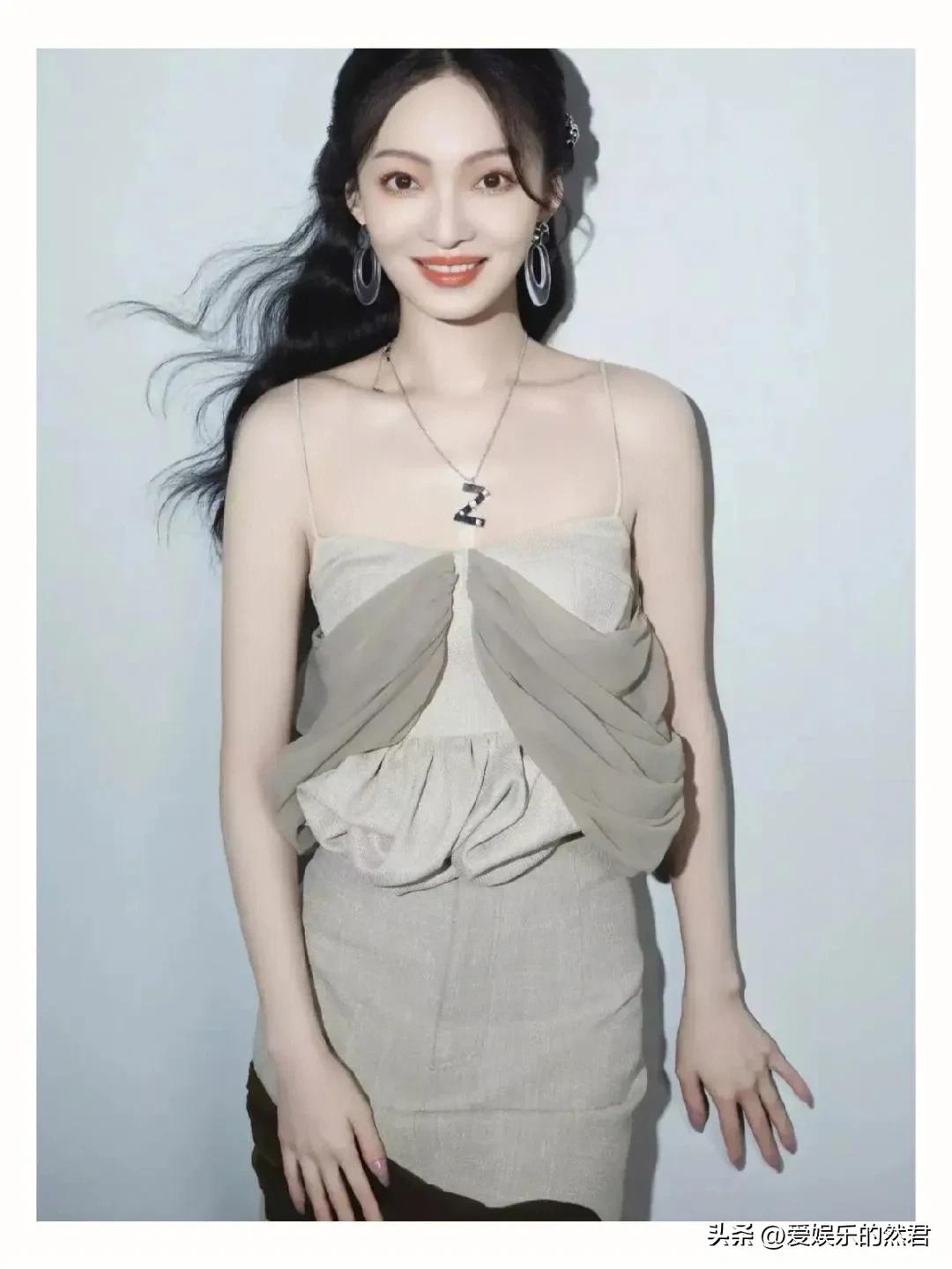 Angela Chang - A powerful singer, she is so beautiful that it is beyond ...