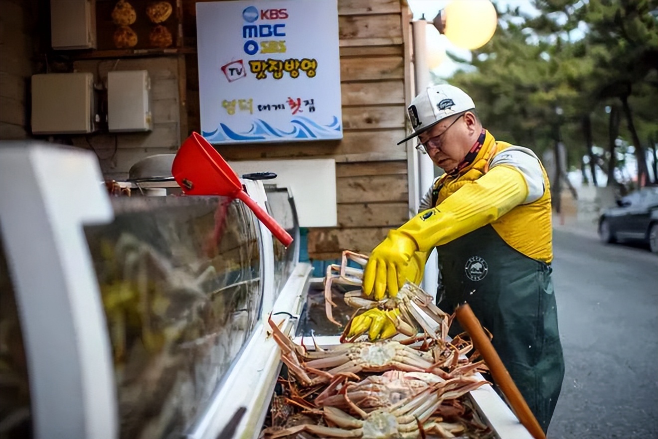 The Japanese-Russian Crab Trade, which is constantly being trimmed and ...