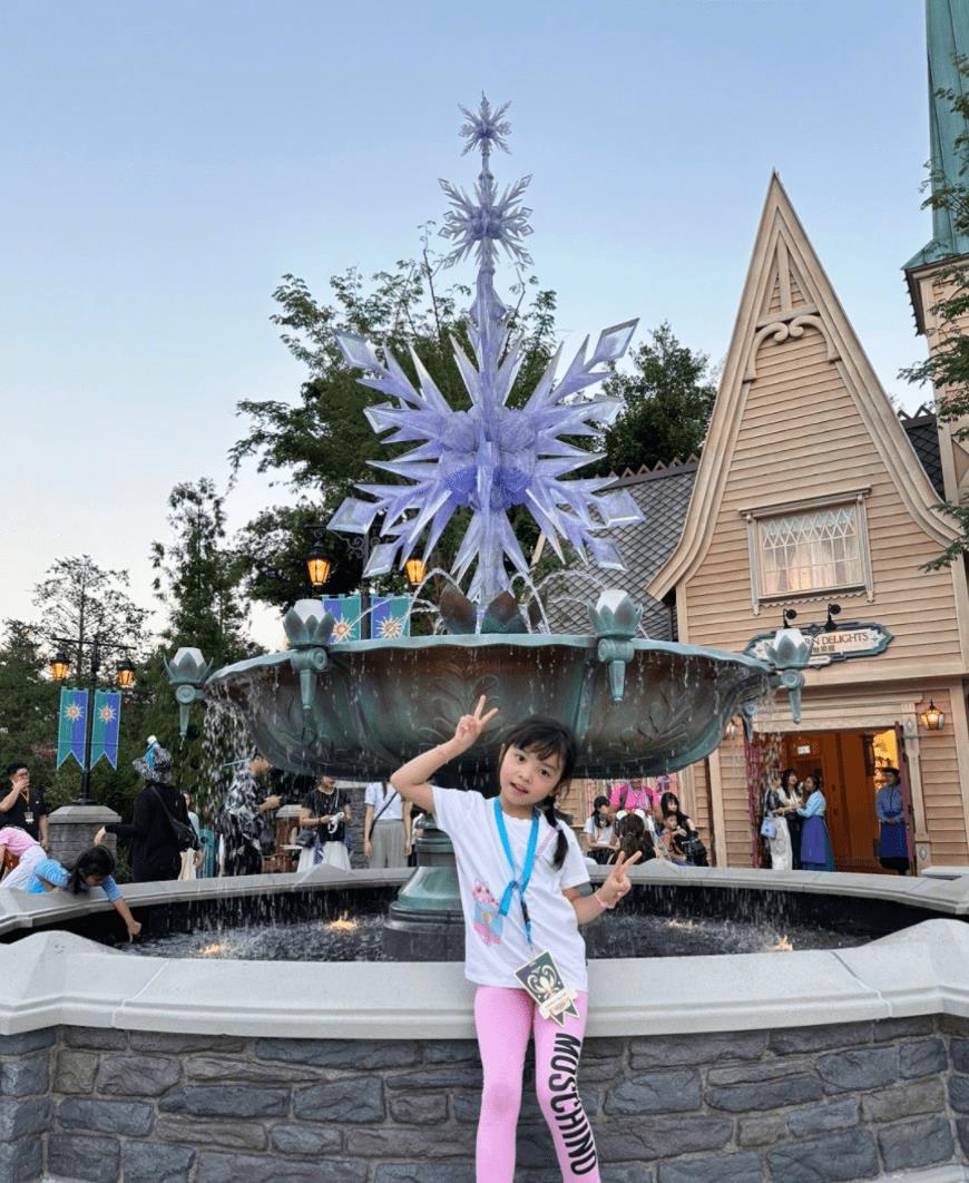 Xiong Dailin shared a trip with three generations of her grandparents ...