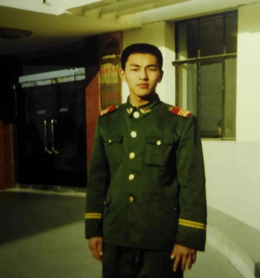 Danfeng Zhangjie To old comrade Ah Zhen - iNEWS