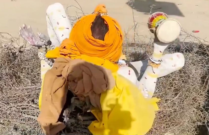 The magical ascetic monk in India, who has kept one movement for 40 ...
