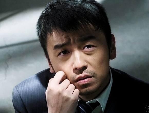 Ten celebrities with big heads and small bodies can be called real-life ...