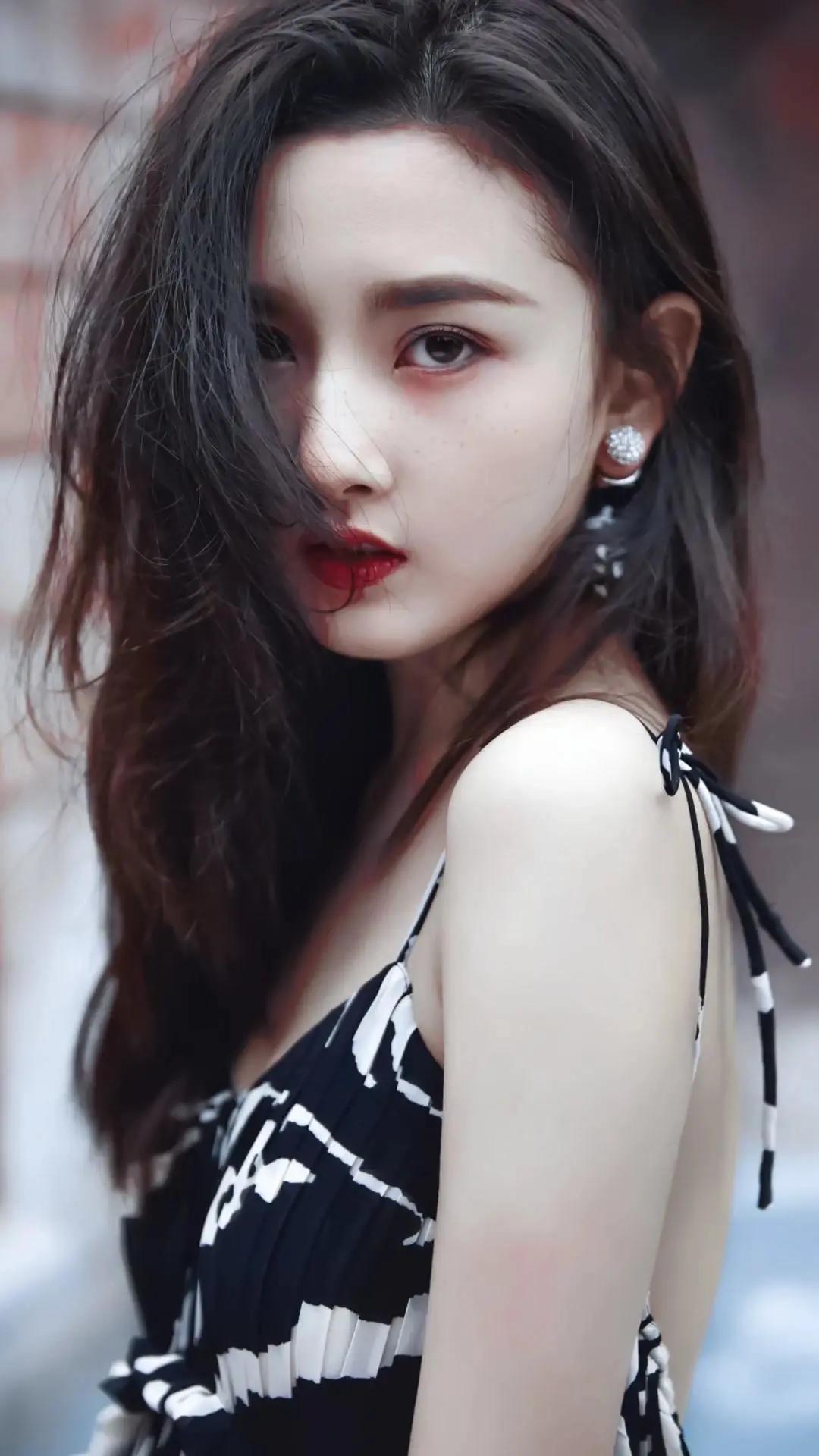 Song Zuer really deserves to be in the entertainment industry, and her ...