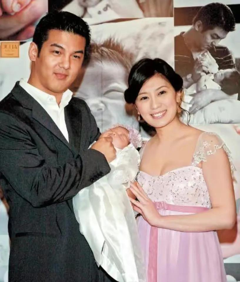 Wutong sister followed her stepmother Lin Ruoya to live in the United ...