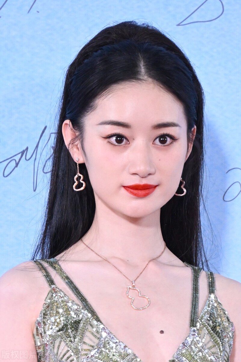 Guo Xiaoting's elegant beauty - iNEWS