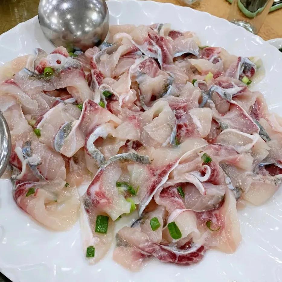 Famous Crispy Meat Carp Restaurant - iNEWS