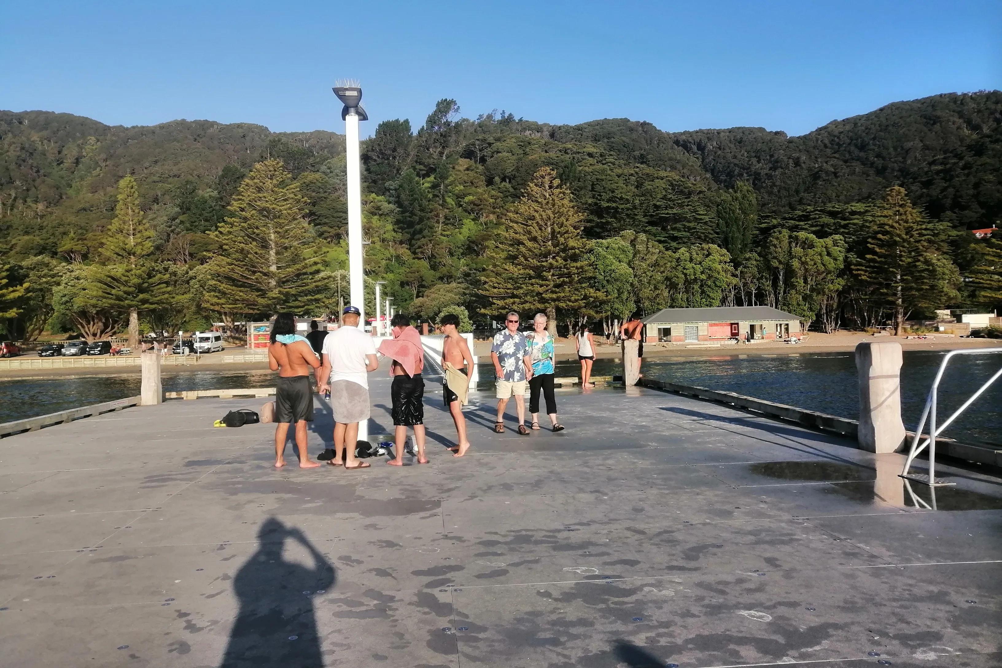 "Overseas Life" View of Daisy Bay Beach in Wellington - iNEWS