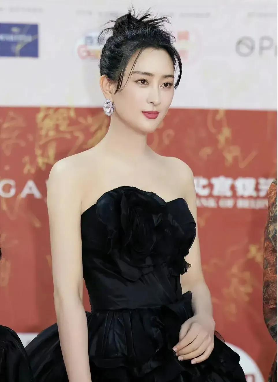 With her unremitting efforts and outstanding talent, Ma Su has become a ...