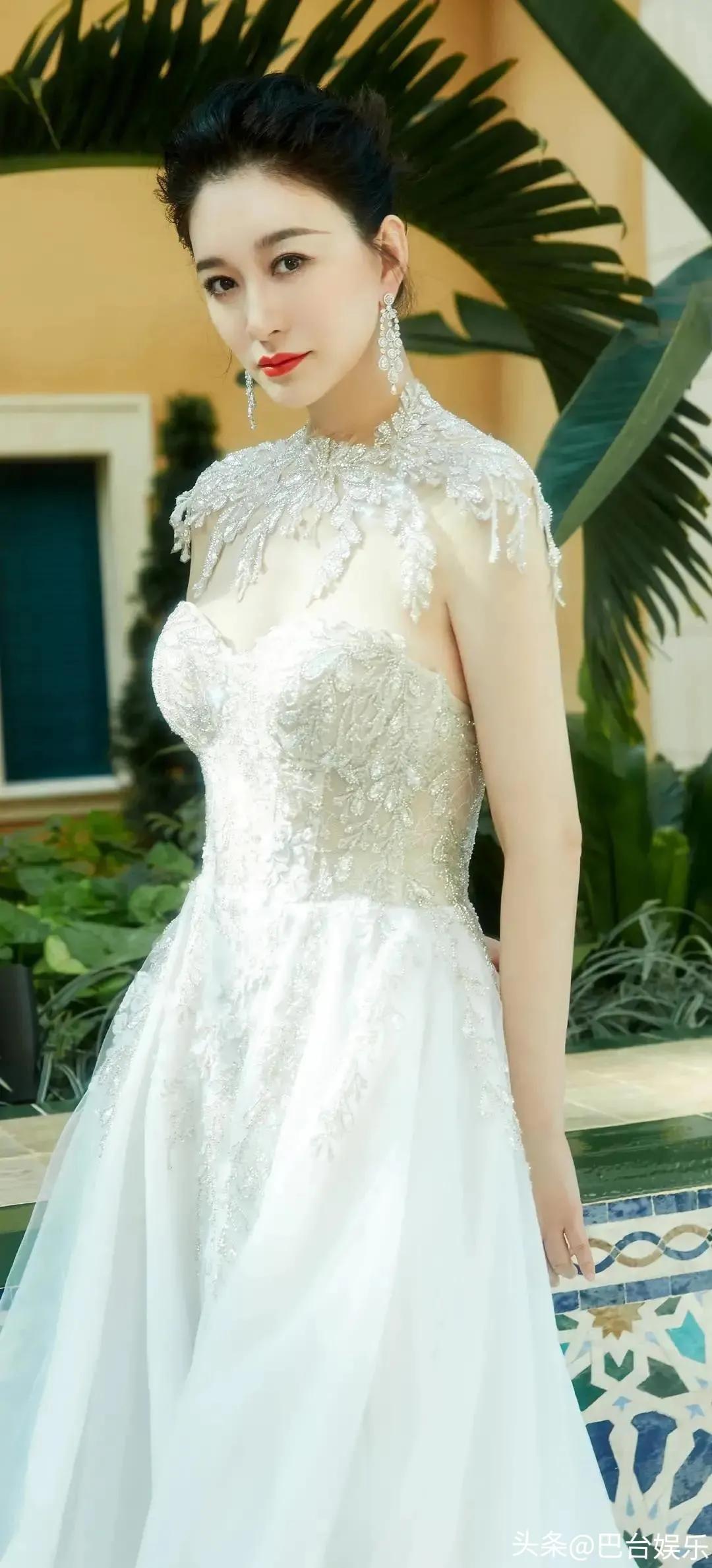 Li Xiaoran's amazing photo - iNEWS