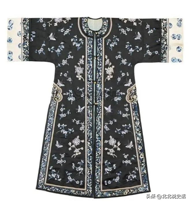 The clothing system in the Ming and Qing Dynasties: the upper garment ...
