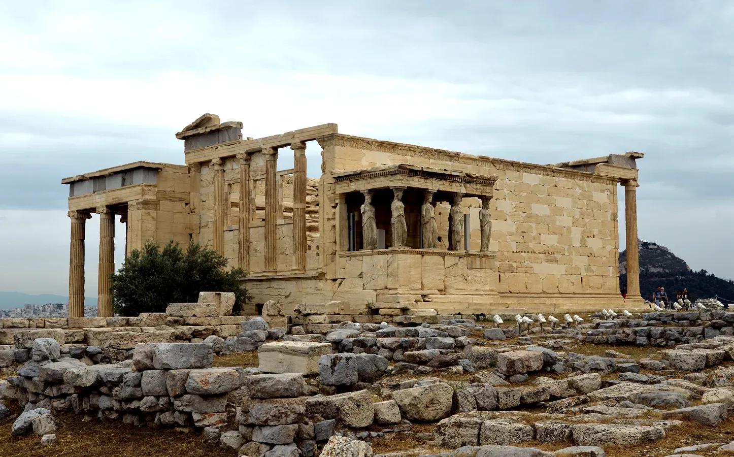 Why can the ruins of the Acropolis withstand the wind and rain for ...