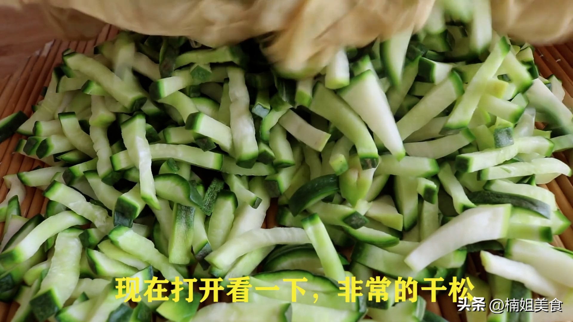 Grandma taught me the recipe of ancestral pickled radish strips, no ...