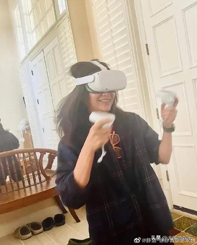 Xu Jinglei seldom posted recent photos with a smile on her face ...