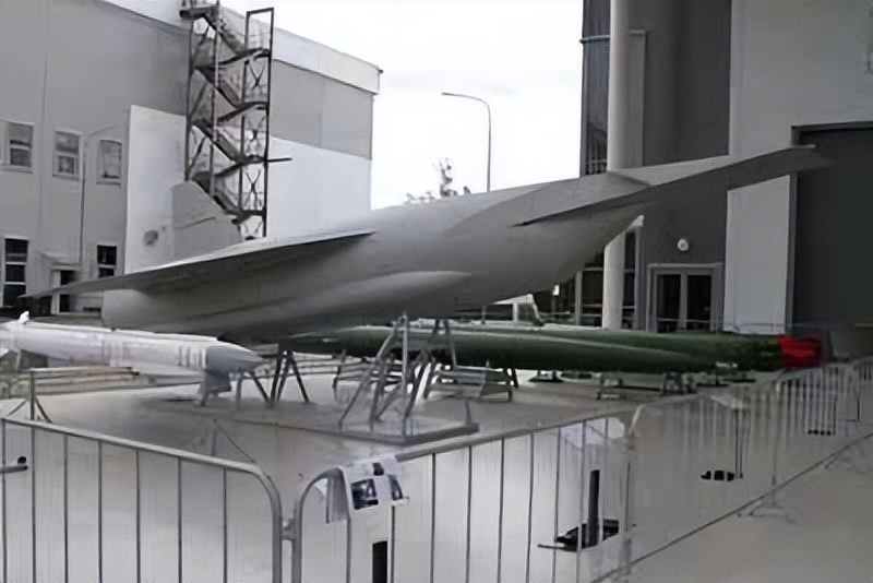 Mach 2.8 is not practical, why does the J-20 still have to pursue it ...