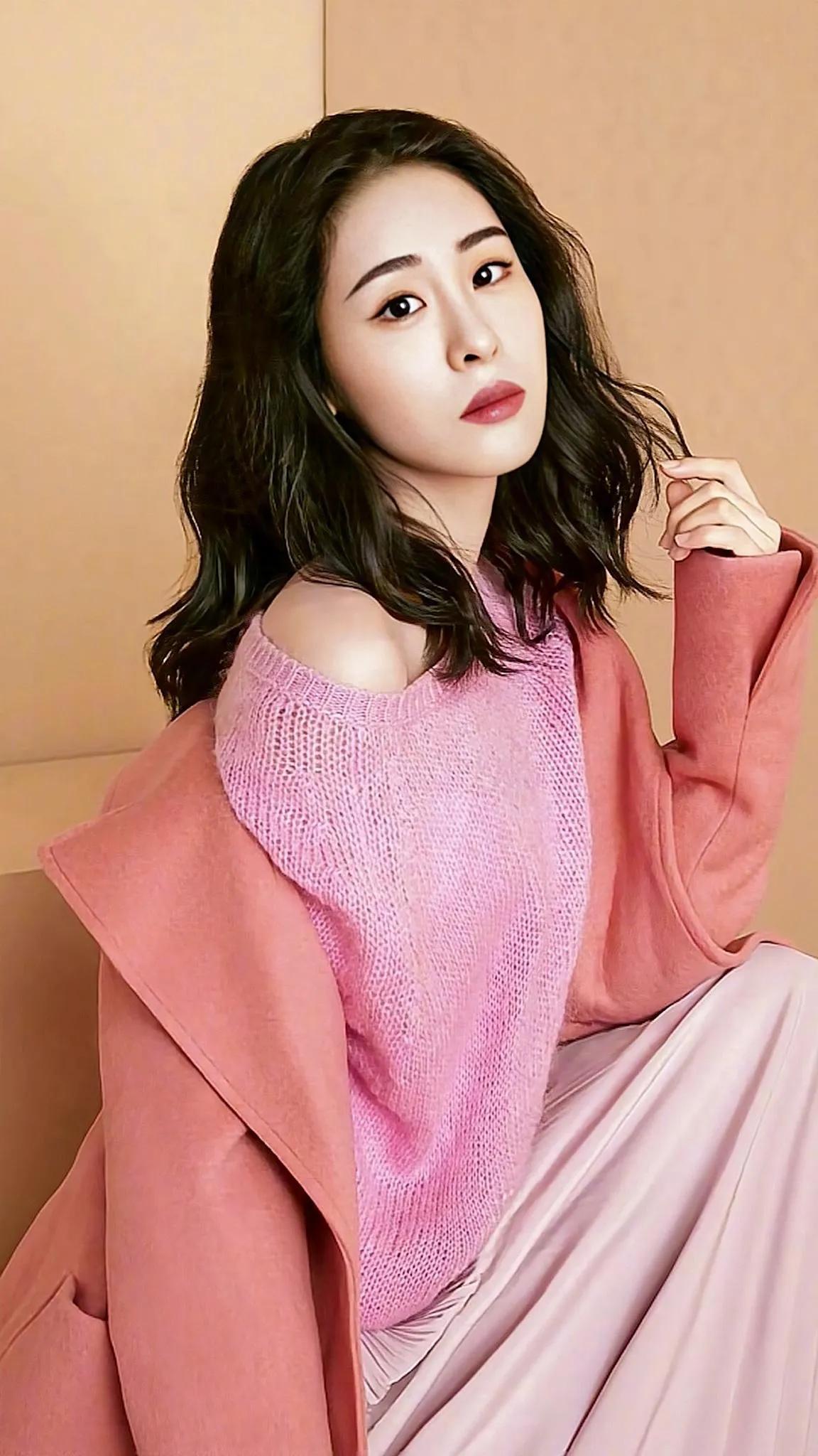 Zhang Bichen not only has a beautiful singing voice but also has a well ...