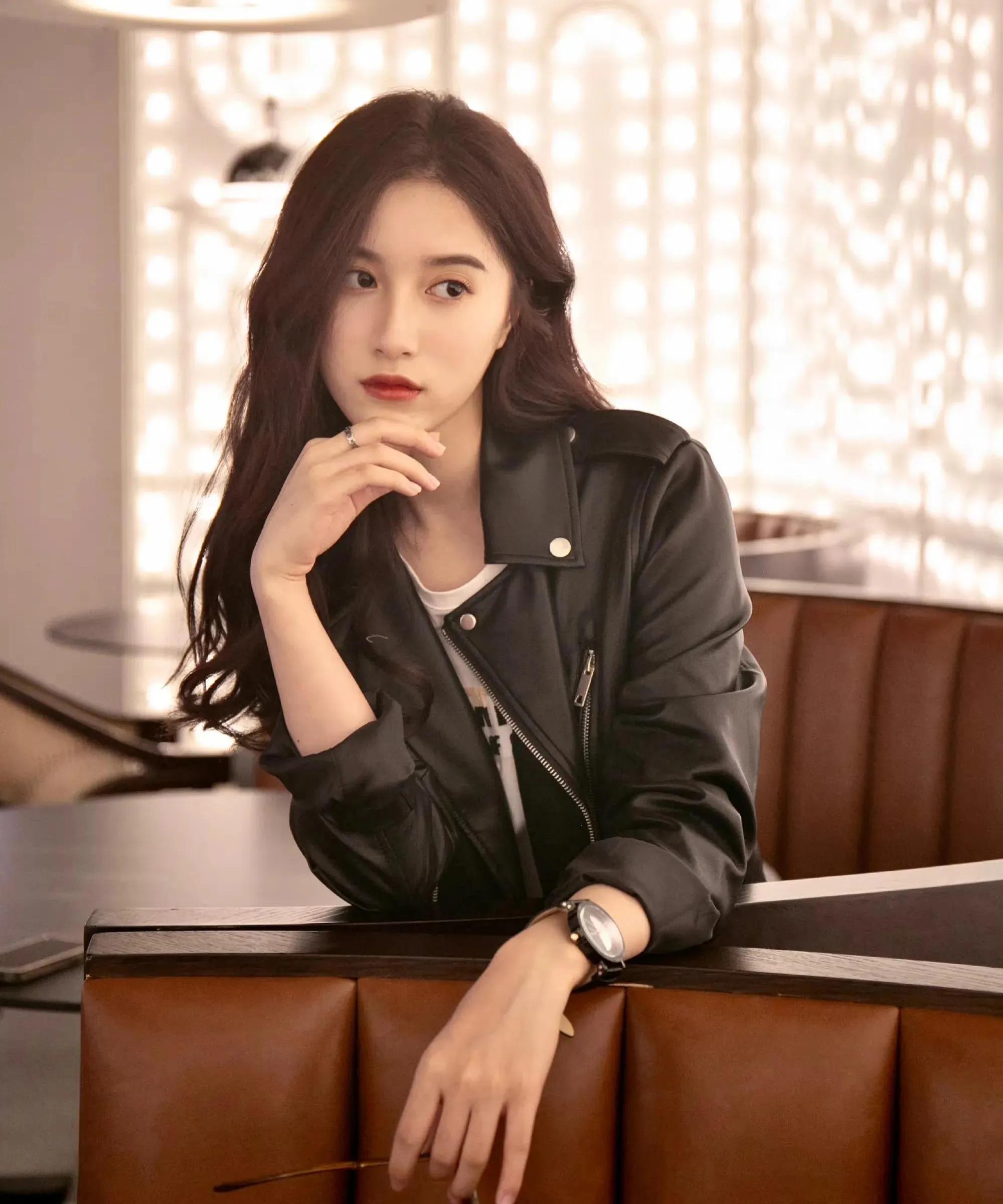 Hu Jiaxin's beautiful picture - iNEWS