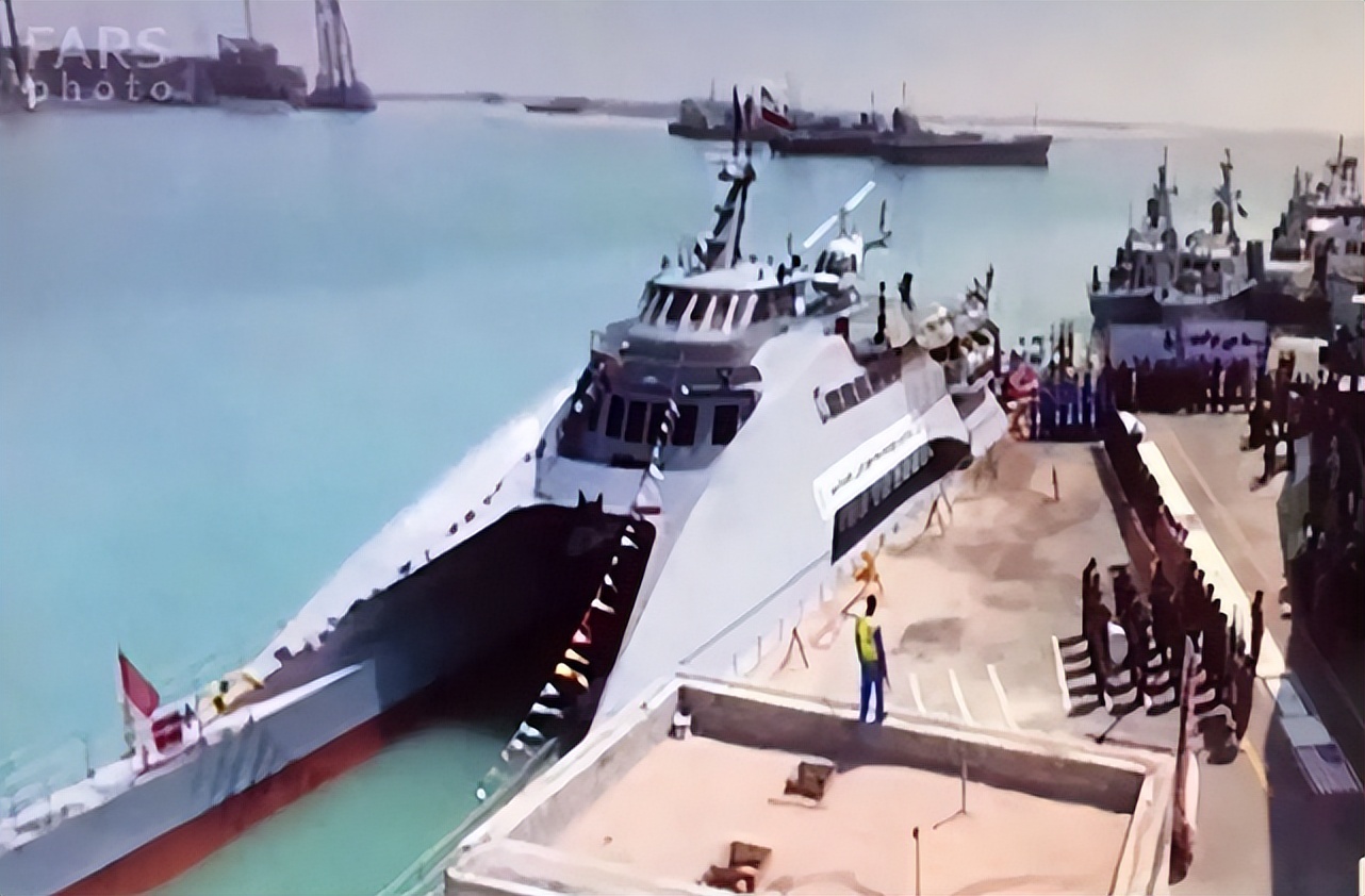 The new 600-ton ship of the Iraqi Navy has a ship-mounted vertical ...