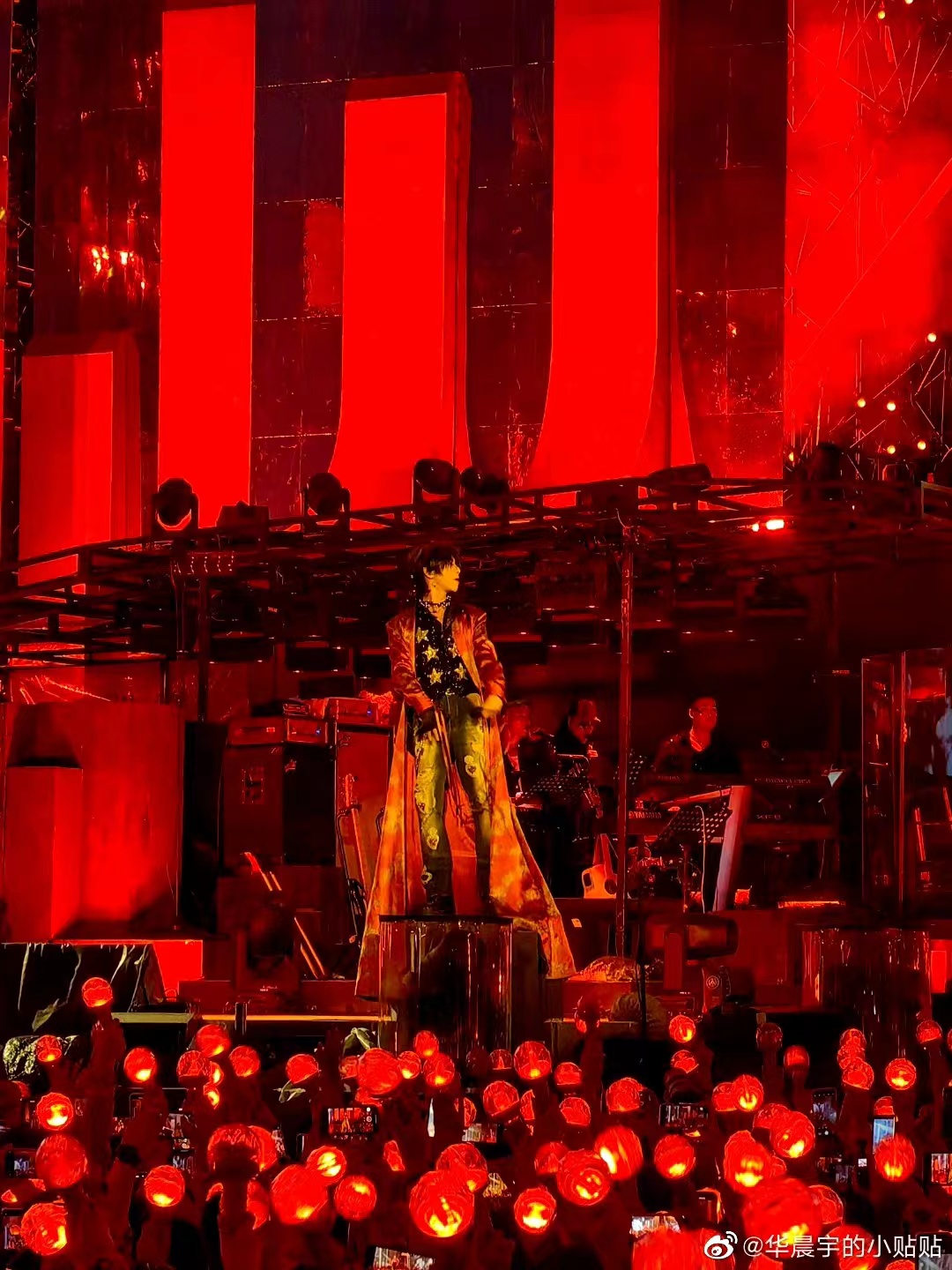 Detonate Chengdu! Hua Chenyu 2023 Mars Concert Chengdu Station - iNEWS