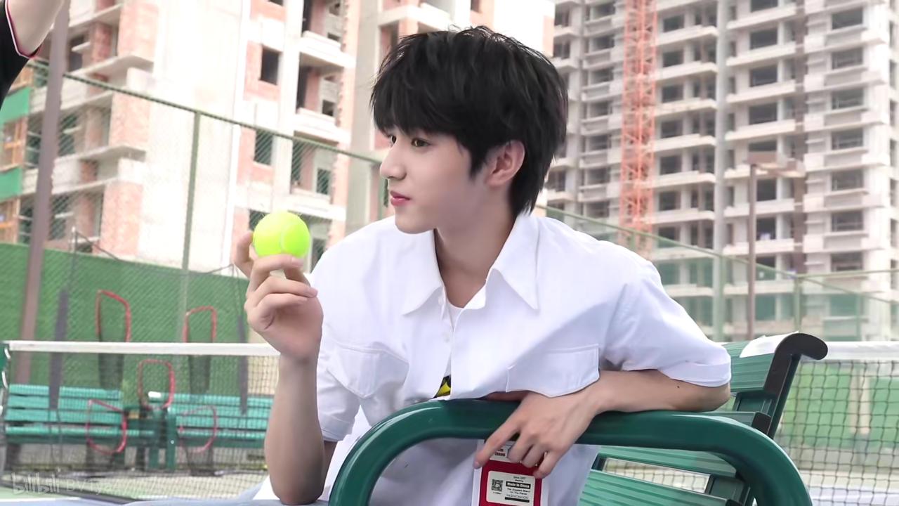 Small gossip: Liu Yaowen Yan Haoxiang Zhao Jin Mai Yiyang Qianxi Tang ...