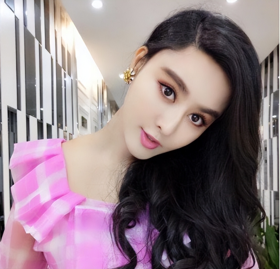 He Chengxi: After spending 8 million plastic surgery to become Fan ...