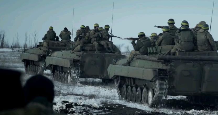 The Russian army retreated at midnight, and the Ukrainian army pursued ...