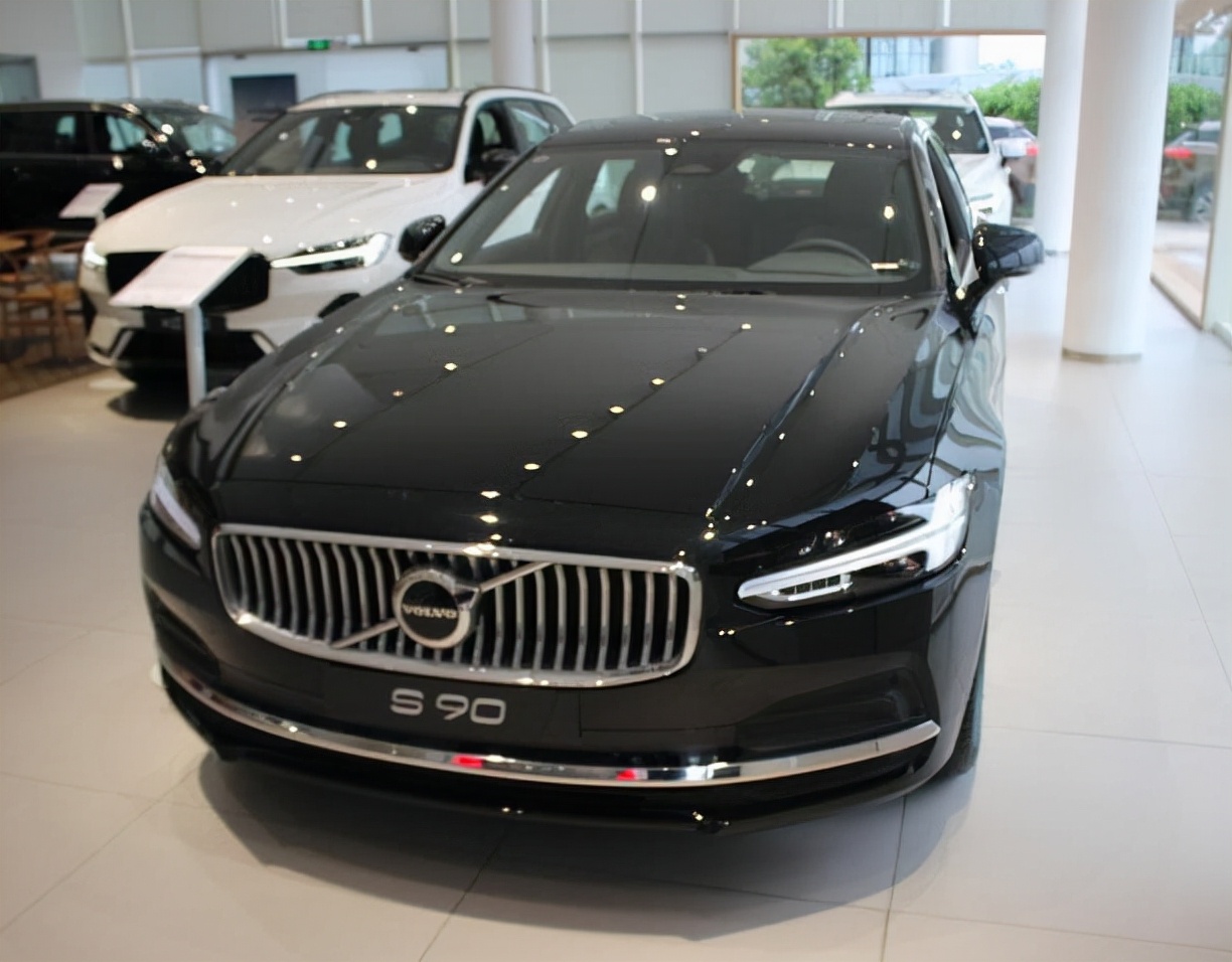 A budget of 400,000 yuan to buy a luxury C-class car, Cadillac CT6 and Volvo S90, who do you ...
