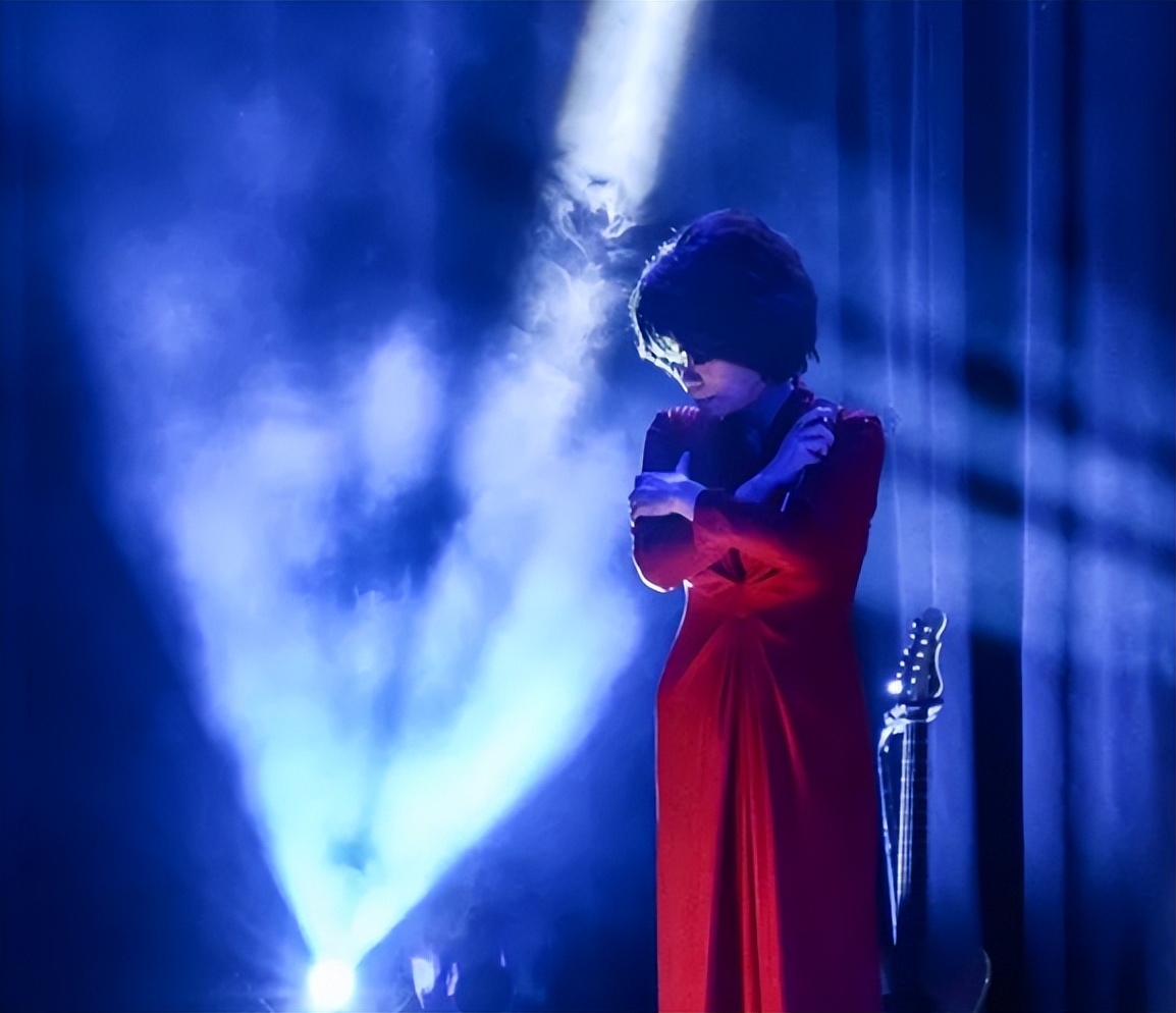 Cai Qin: She was abandoned after 10 years of "sexless marriage", but ...