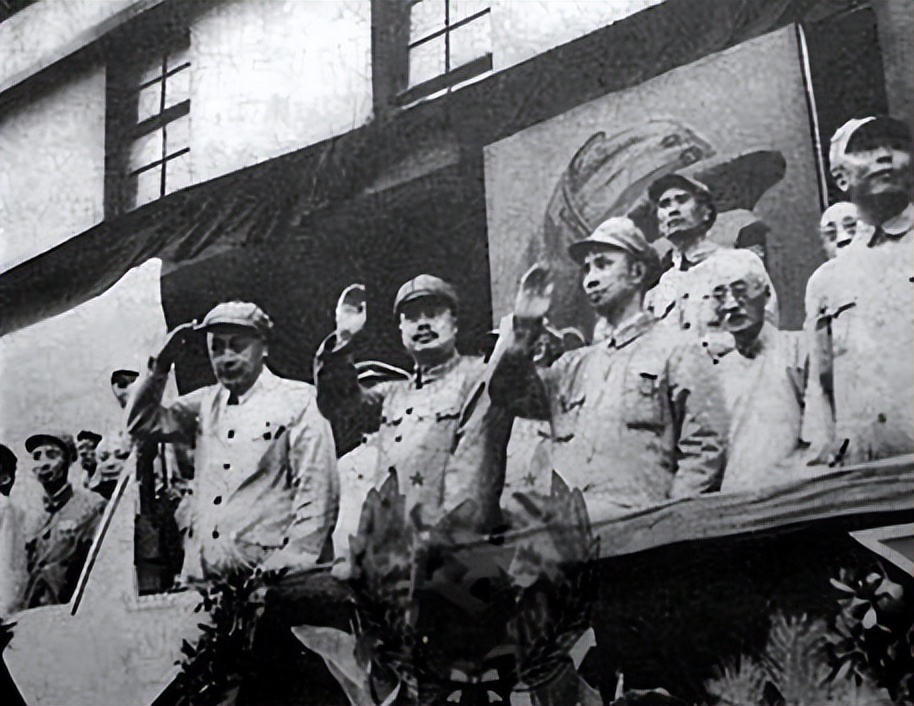 Straight to the back of the Dabie Mountains, Bai Chongxi desperately ...