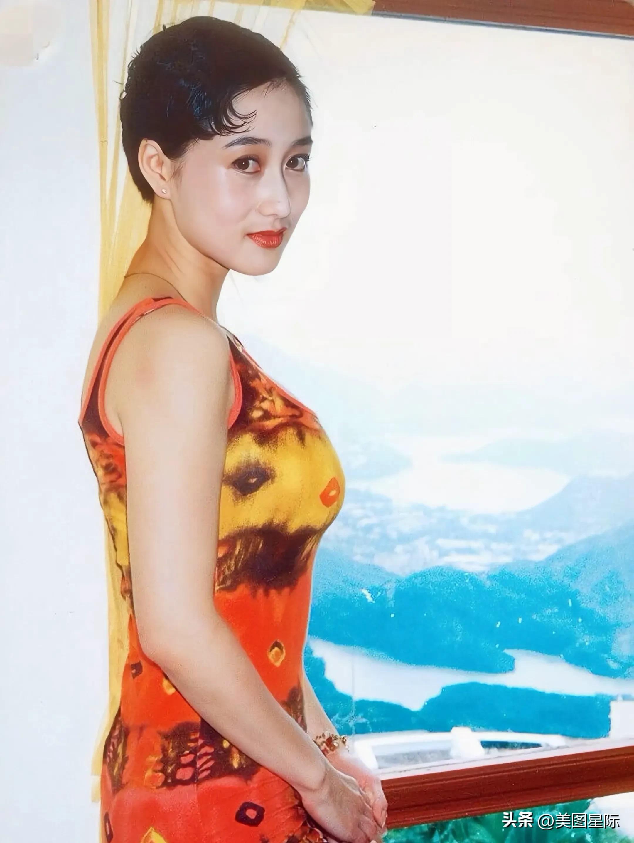 The protagonist of this issue—Li Zhi, the 50th issue of the celebrity ...