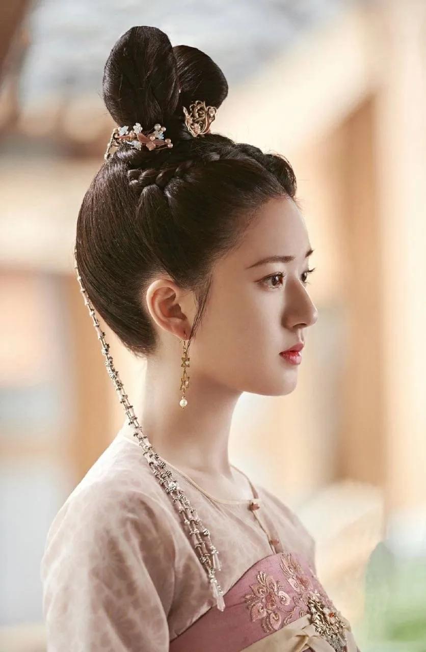 Zhao Lusi, Li Leyan - iNEWS