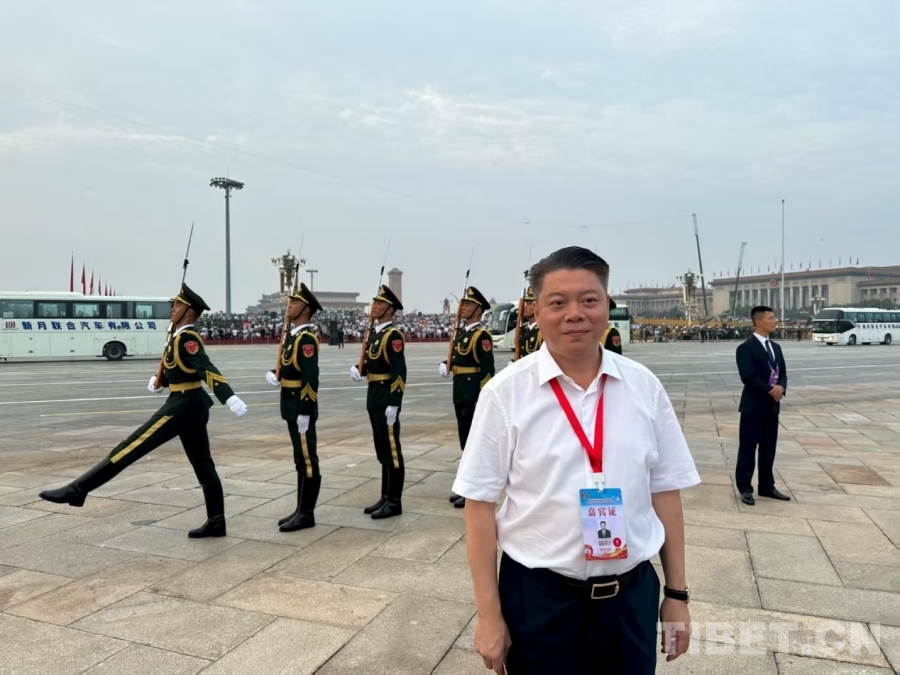 Overseas Chinese watched the September 3rd military parade: Extremely ...