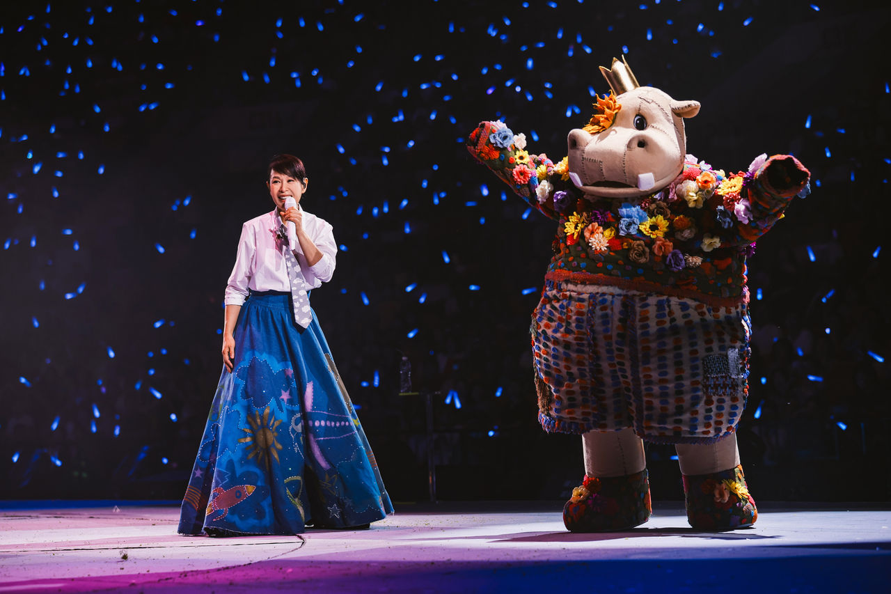 Rene Liu's performance turned the stage into a zoo! Hippos and elephants showed up, so cute! - iNEWS