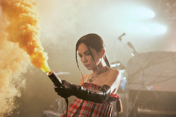 Bill Jia is very bold in shooting a music video! Ella suggested "stuck ...